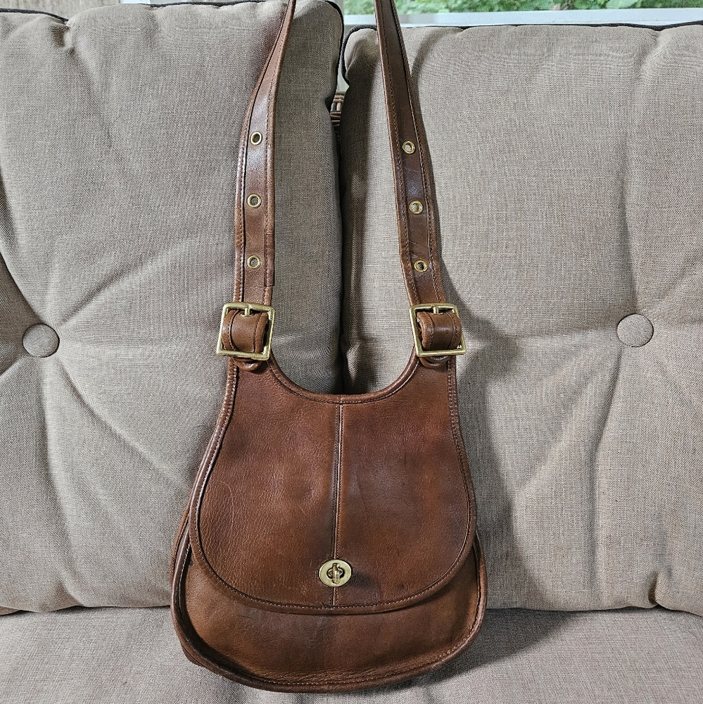 Coach Vintage Saddle Crescent Hobo Bag - Gem